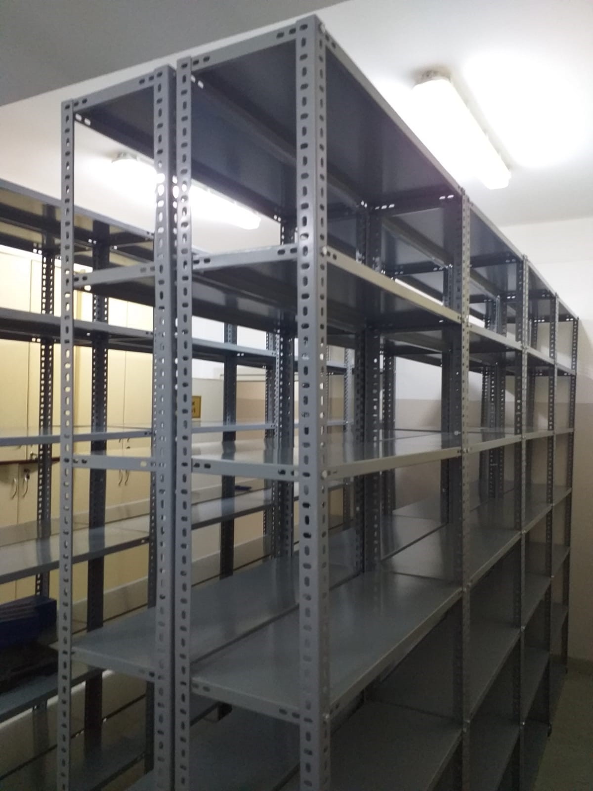 Çelik Raf Sistemleri - Gri Raf Sistemleri - Endüstriyel ve Depo Rafları